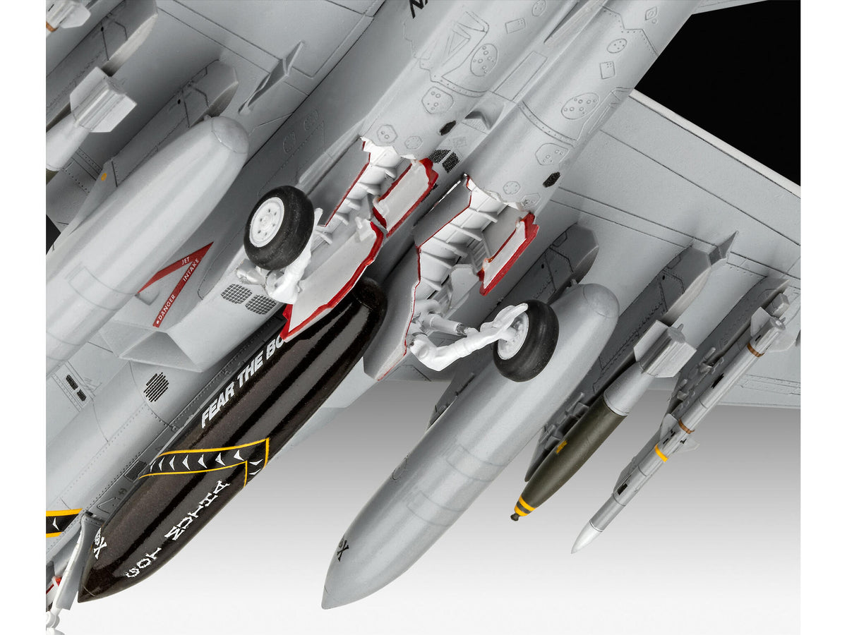 Revell 03834 - 1/72 F/A-18F Super Hornet – RC Motorsports